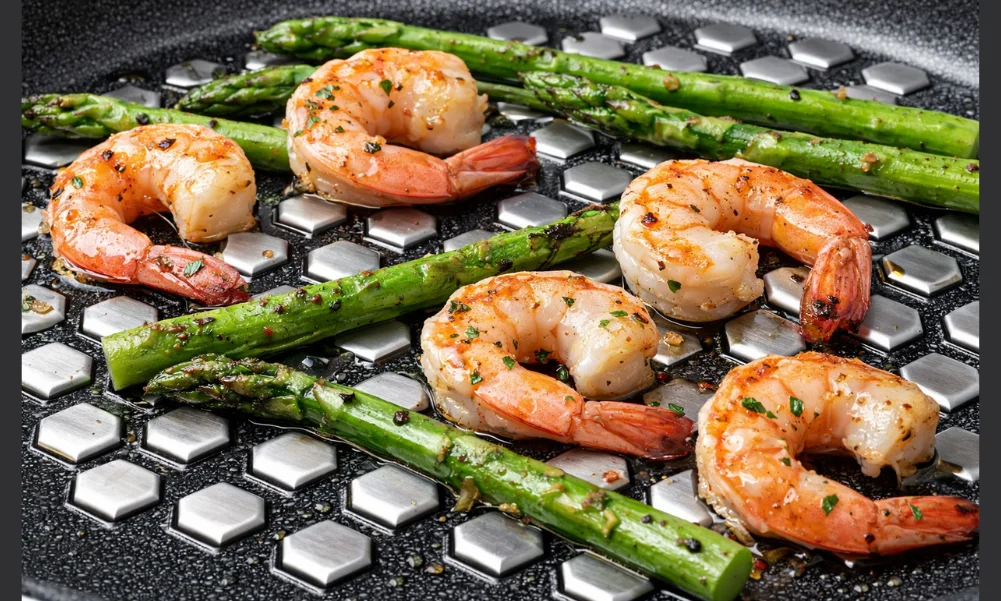 HexClad Cookware Sets Explained: Hybrid Design & Limits